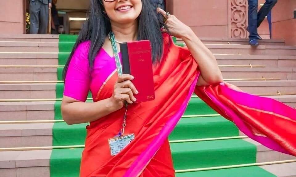 Delhi Police Files FIR Against TMC MP Mahua Moitra Over 'Pajamas ... Delhi Police Files FIR Against TMC MP Mahua Moitra Over 'Pajamas ...
