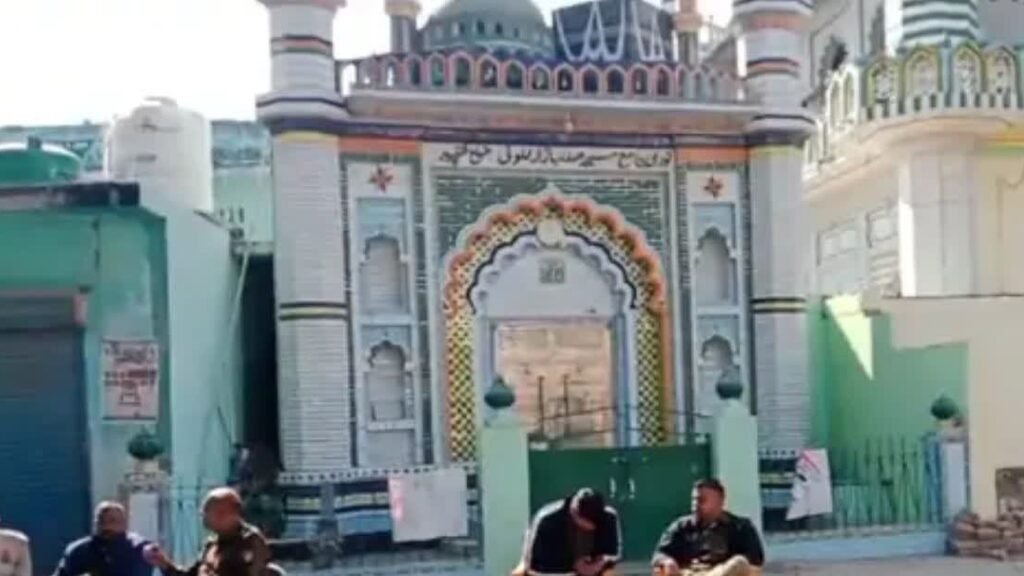 Muslim Families Face Eviction, Centuries-Old Noori Masjid Partially ...